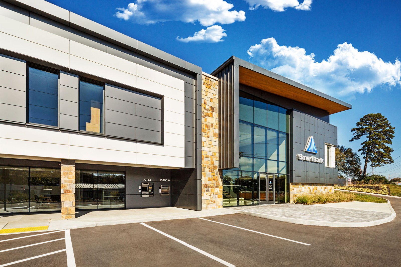 SmartBank Corporate Headquarters | BarberMcMurry Architects