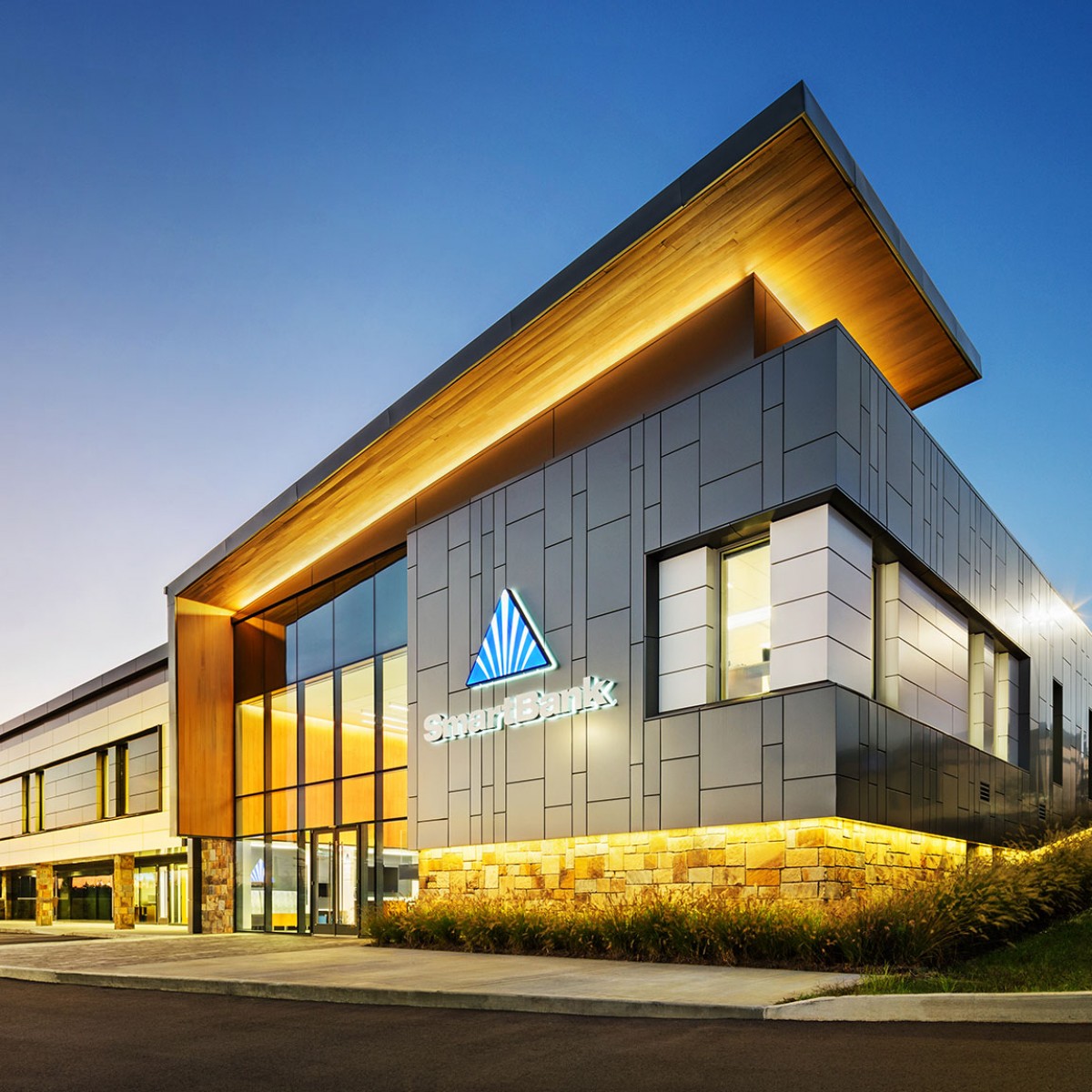 SmartBank Corporate Headquarters | BarberMcMurry Architects